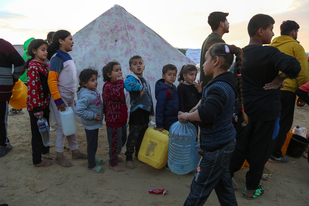 Humanitarian thinking and action - Défis Humanitaires